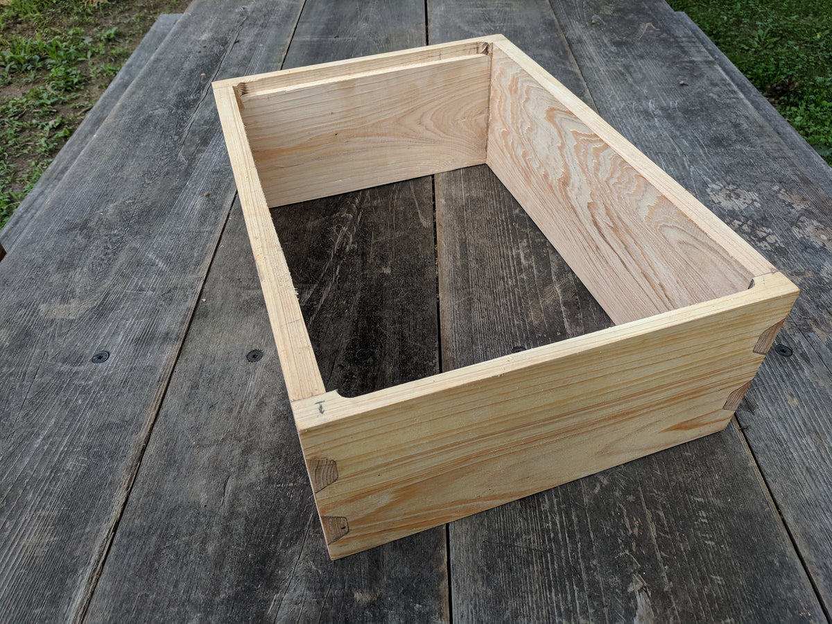 LANGSTROTH HIVE BOXES – Honeycomb Hives